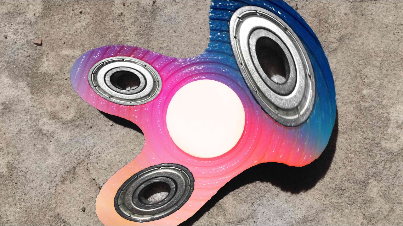 WARPING FIDGET SPINNER CAMERA TRICK - YouTube