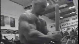 Bodybuilder Lee Priest works Arms @Zeppo11