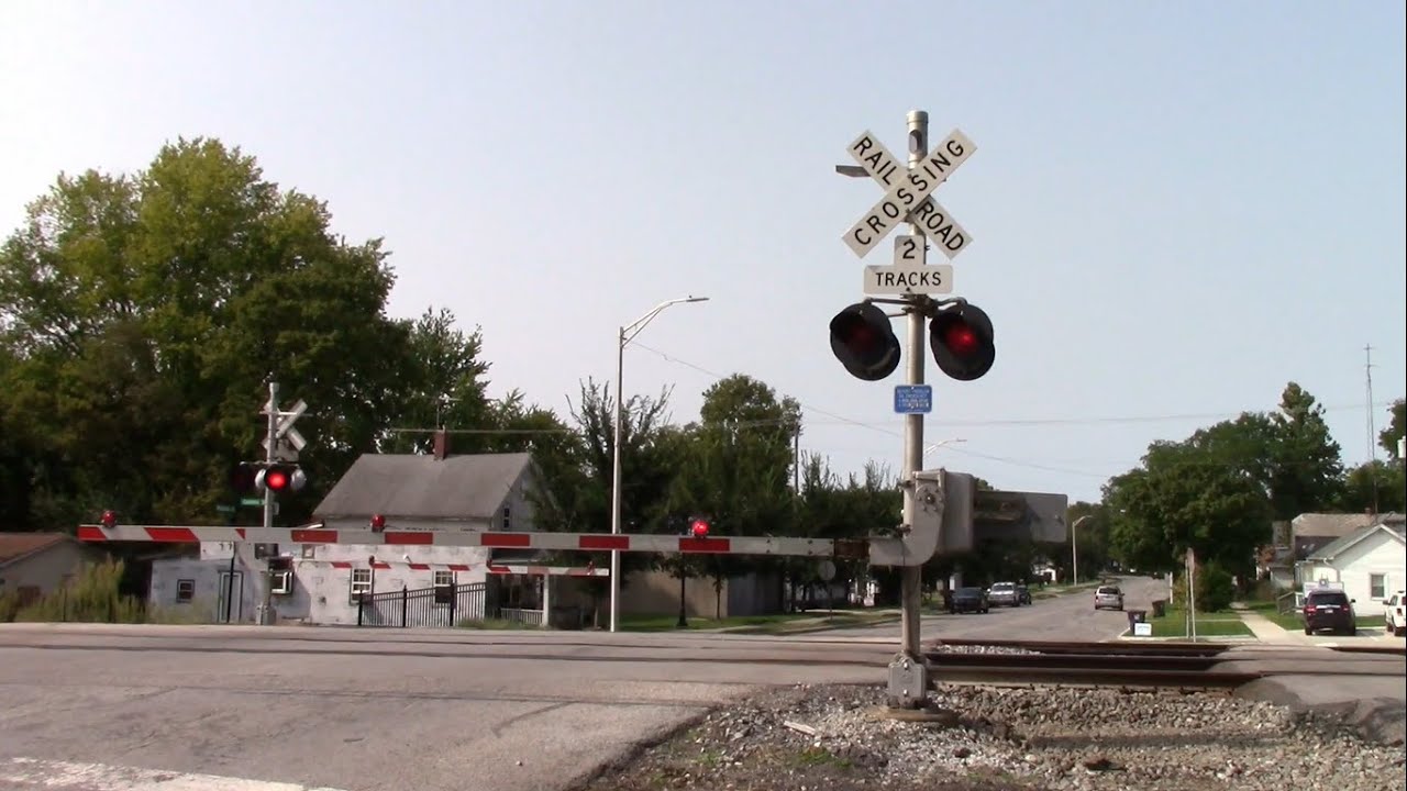 Washington Street Railroad Crossing - NS 7571 and 9941 in Delphi ...