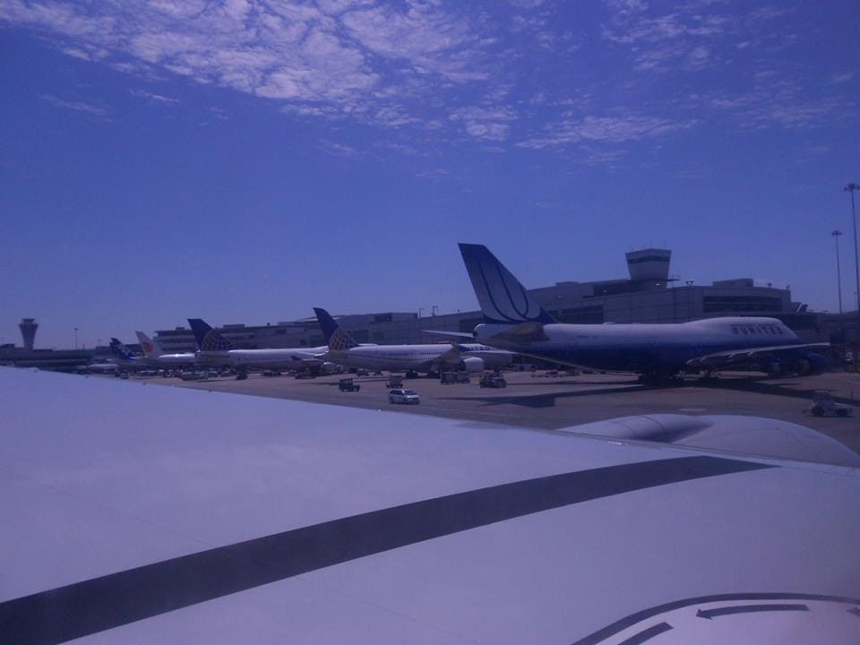 Air New Zealand - NZ8 (AKL - SFO) - Landing at SFO - YouTube