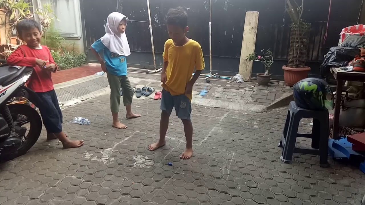 Main Dampu Bulan - zaki sava varo - YouTube