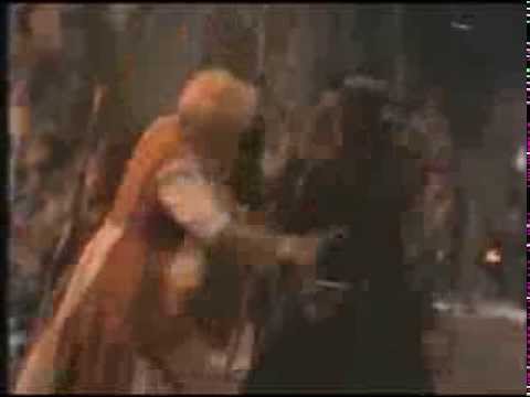 Xena and Gabrielle battle