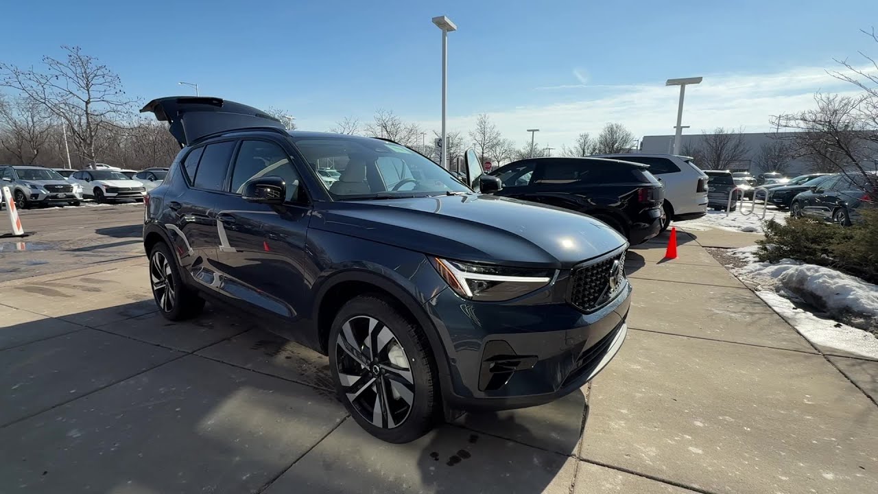2026 Volvo XC40 Ultra Highland Park, Evanston, Deerfield, Lake Forest ...