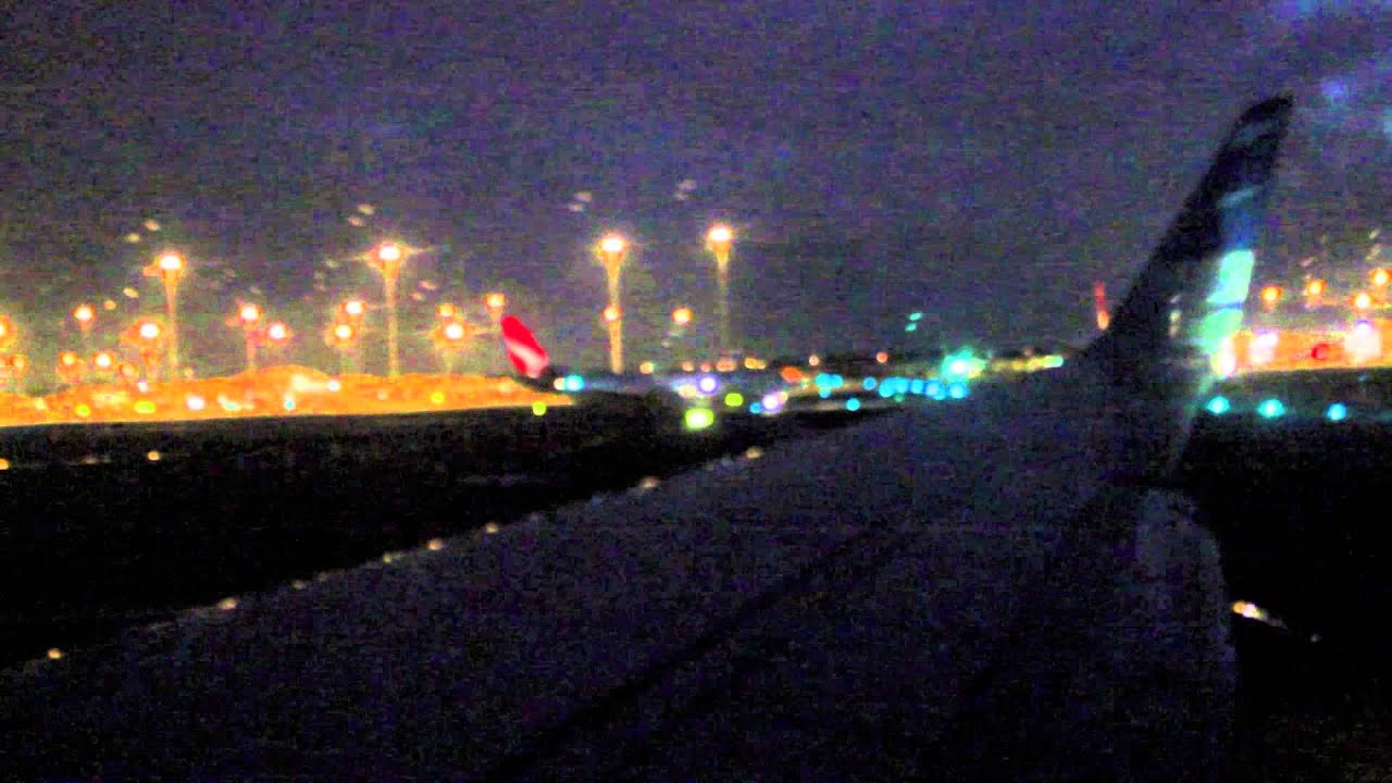 Boeing 737-800NG Night Takeoff - Garuda Indonesia 725 | Perth - Jakarta ...