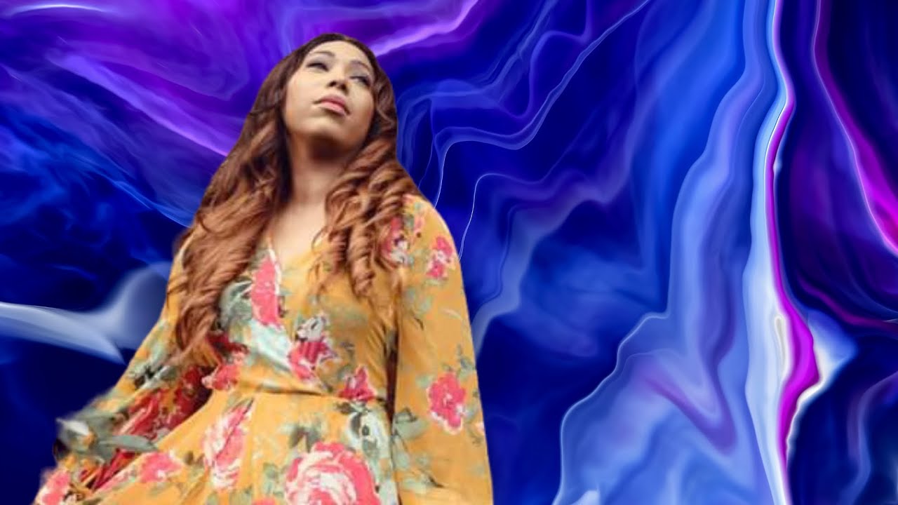 Nueva Soy _ Isabelle Valdez ( LETRA ) - YouTube