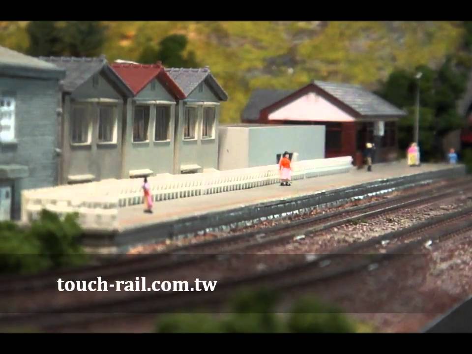 Touch-Rail Models E200 Electric Locomotive - YouTube