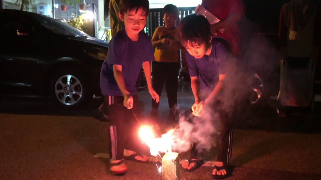 Main Bunga Api Raya 2020 - YouTube