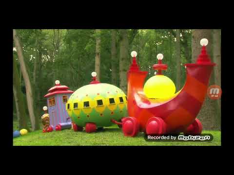 Pontipine children on the roof - YouTube