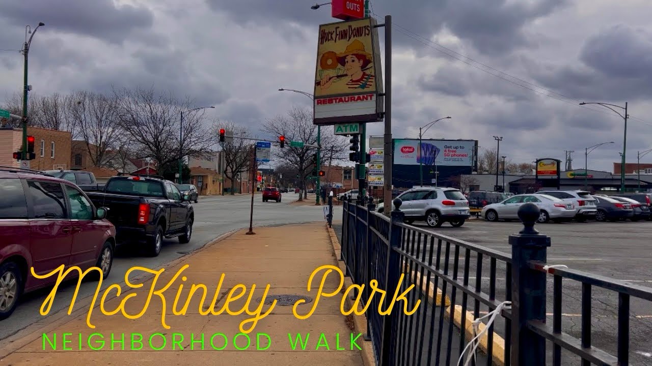 4K Chicago Walking Tour | ☁️🍁🍂Fall Walk in McKinley Park | Chicago ...