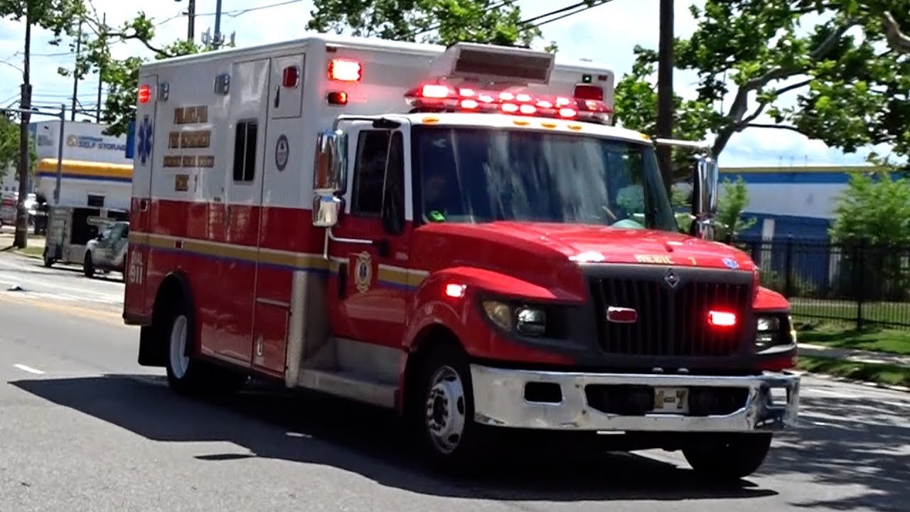 PFD Medic 7 Responding - YouTube