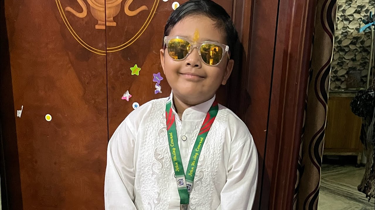 "6-Year-Old Ayansh Gupta's Exciting Tripod Unboxing Adventure!" - YouTube