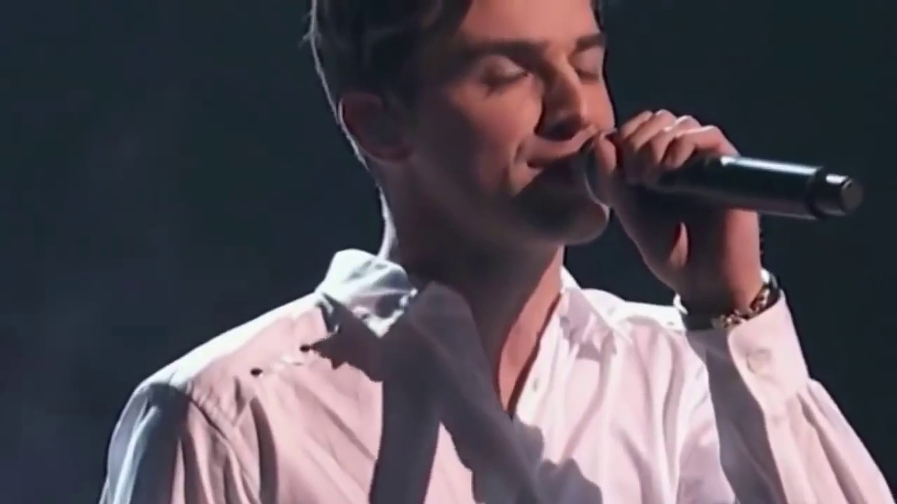 The Chainsmokers & Halsey Closer Live at the AMAs 2016 - YouTube Music