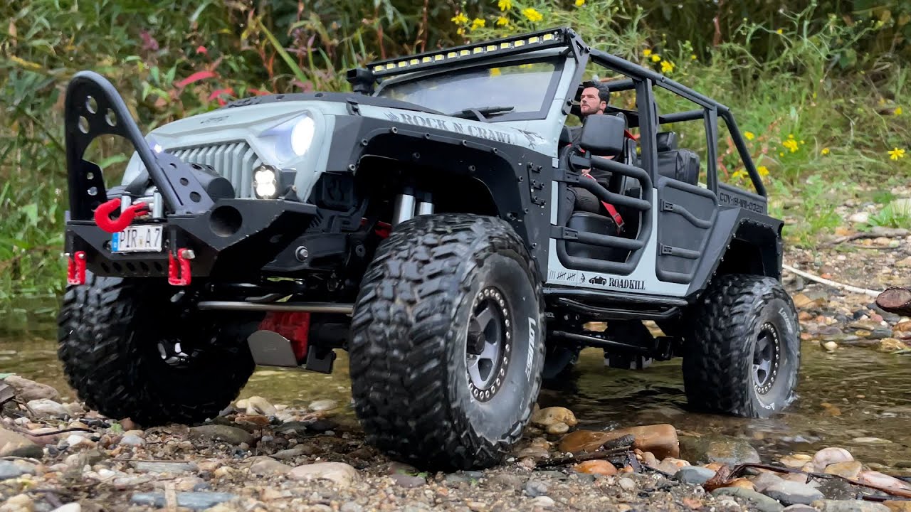Axial SCX 10 ii Jeep Wrangler Hard Body with Tube Doors - YouTube