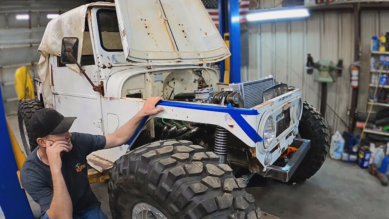 Cutting Fenders On the FJ45 Ultimate Rock Crawler Build - YouTube