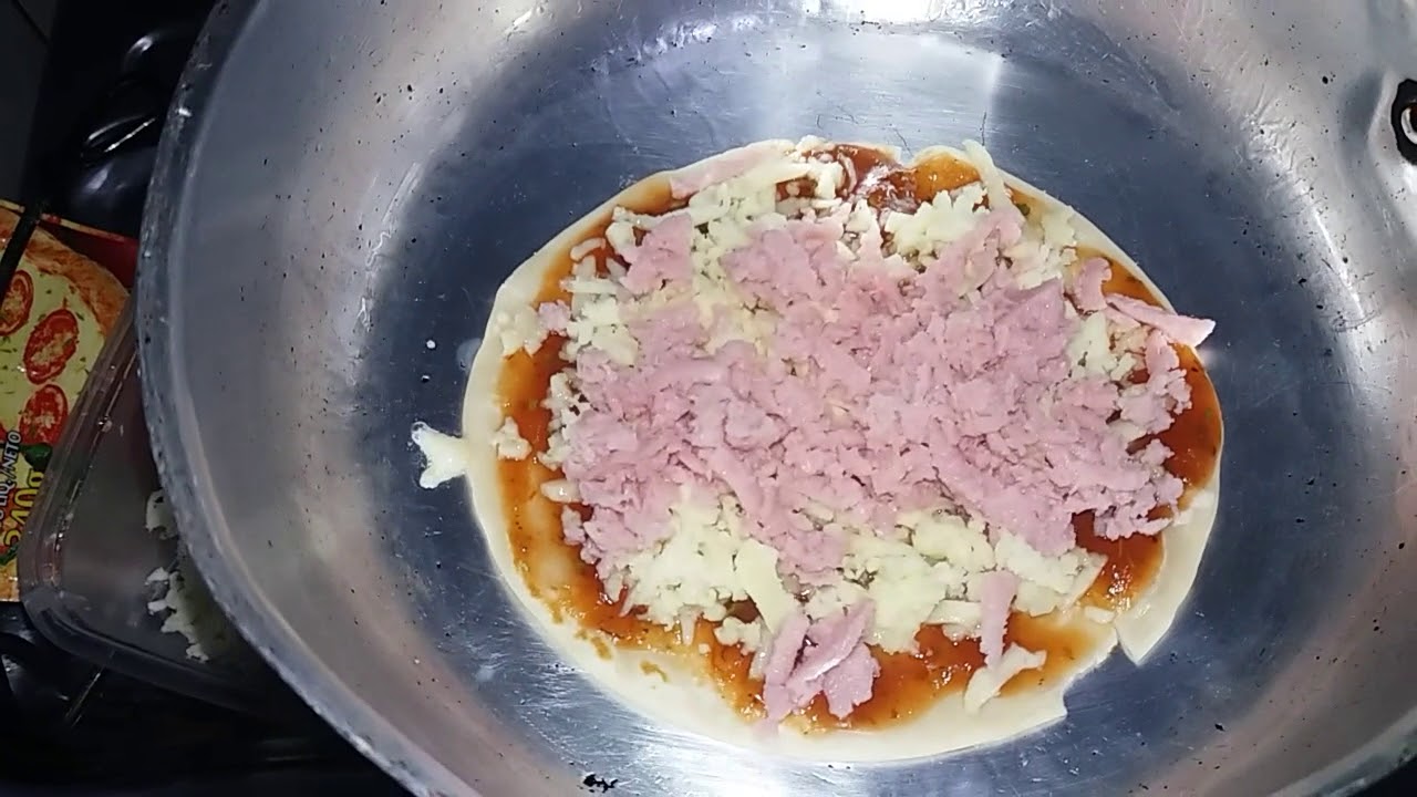 Como fazer MINI PIZZA na Massa de Pastel - YouTube