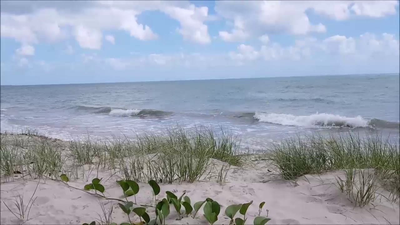 Toogoom beach and tides - YouTube