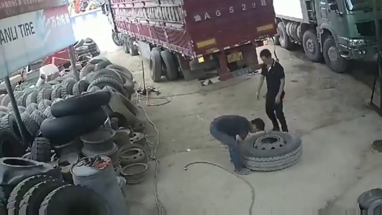 First time seen live Tyre Blast. It's amazing - YouTube