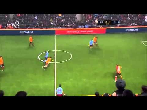 Yattara, Hakan Ünsal'ı bayılttı.