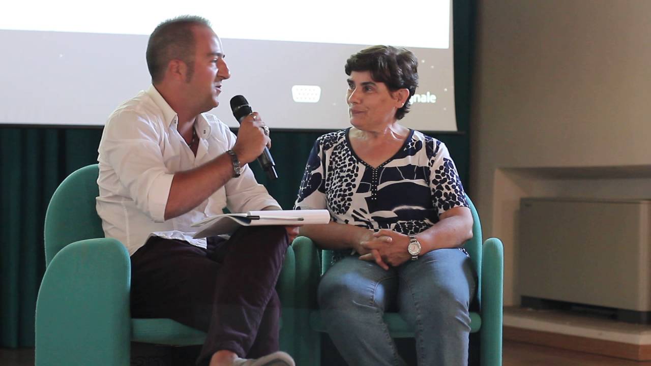 Contemporary. Intervista alla Sindaca di Donori Lucia Meloni - YouTube