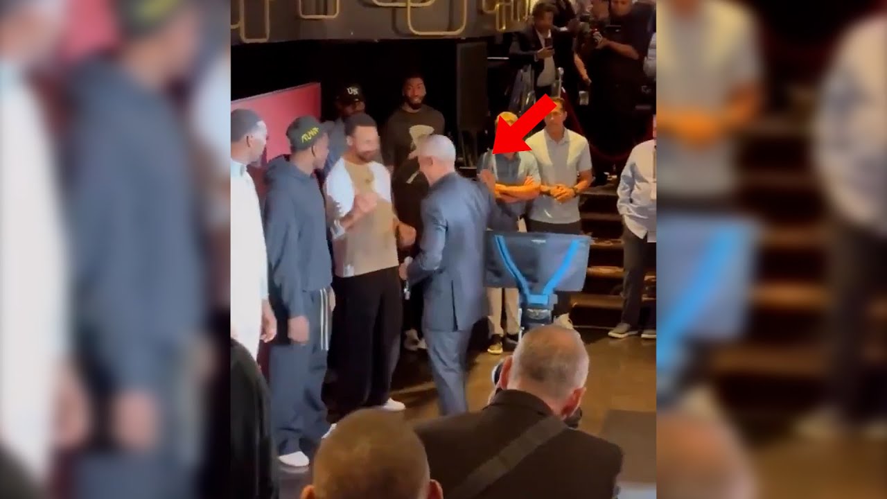 Obama Dapping up Athletes. - YouTube