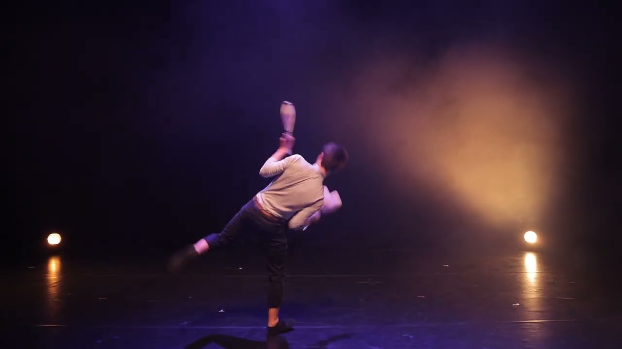 "Catching Shapes"- Teaser - Juggling Act - Matthes Speidel - YouTube