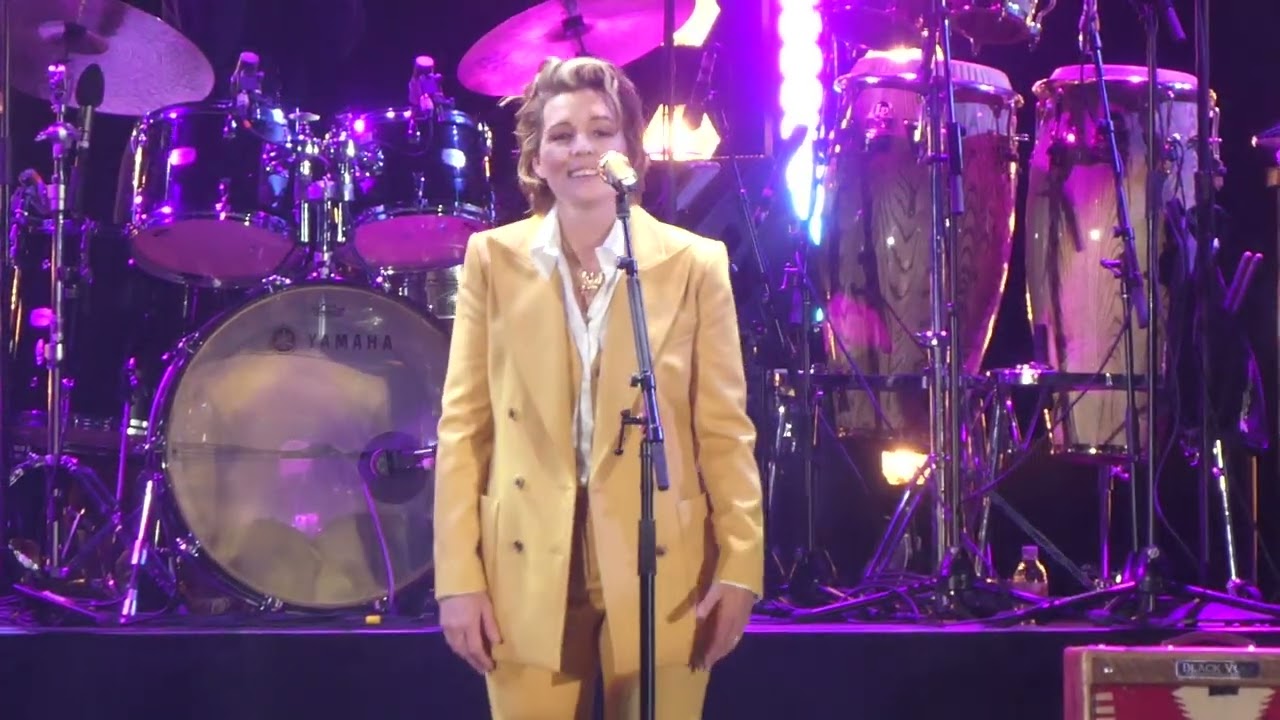Brandi Carlile and the Hanseroth twins sing 'The Eye' at the Gorge ...