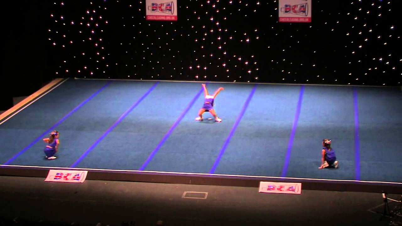 Casablanca Cheer Mini Trio - 3rd November 2012 - YouTube