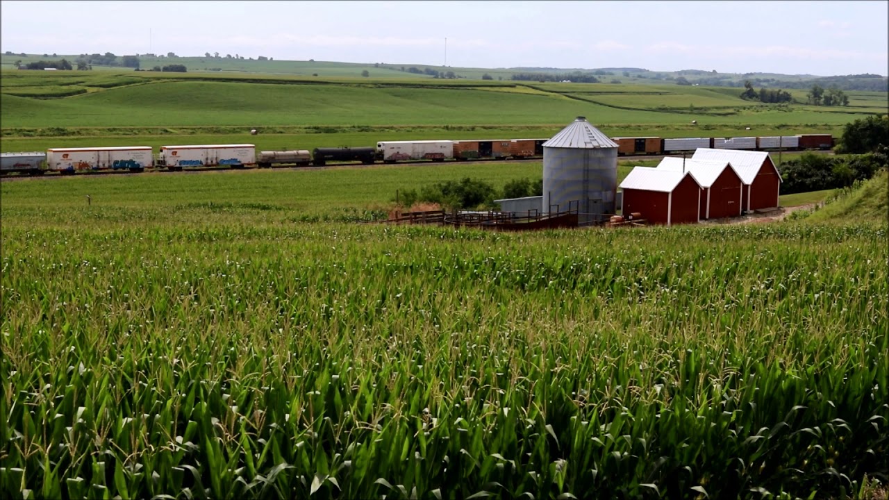 UP 7389 East - YouTube