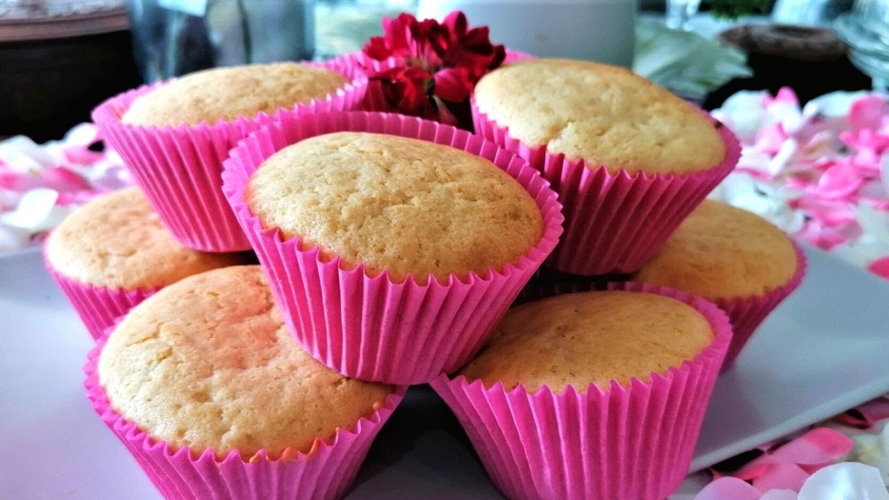 Super Soft Vanilla Cupcakes Recipe/Easy Cupcake Recipe For Beginners ...