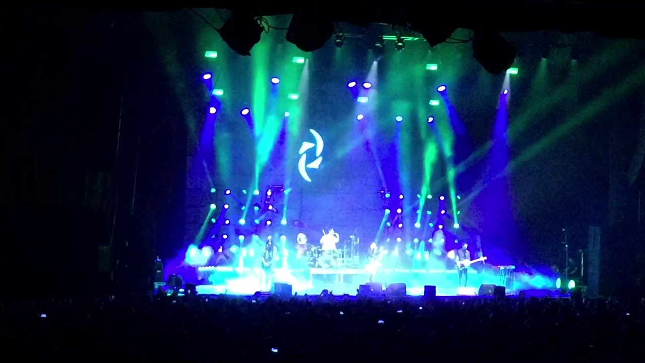 Halestorm live do not disturb live in Amsterdam - YouTube