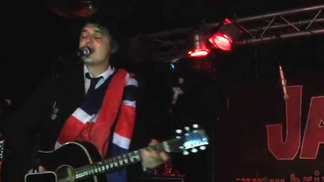 Pete Doherty - Music When The Lights Go Out Live (Encore With Miki ...
