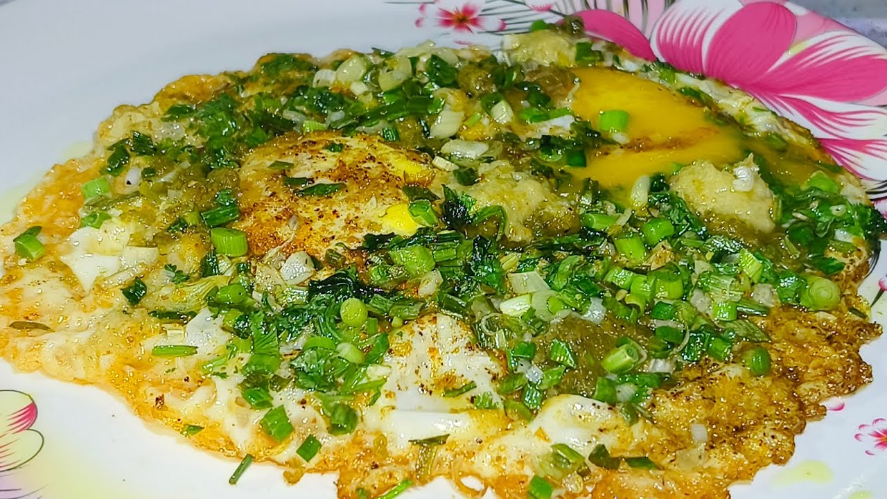 Lasan / Garlic Half Fry | golden Egg Food | Indian Street Food - YouTube