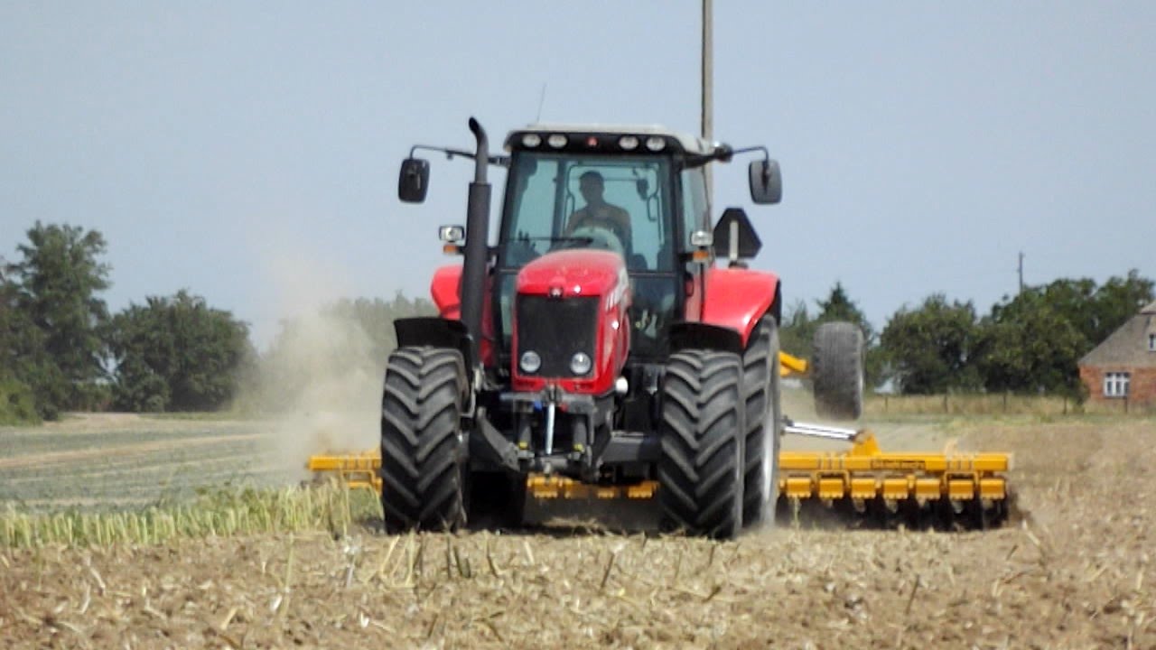 Uprawa po rzepaku 2014. Massey Ferguson 6495 + Staltech UH50 - YouTube