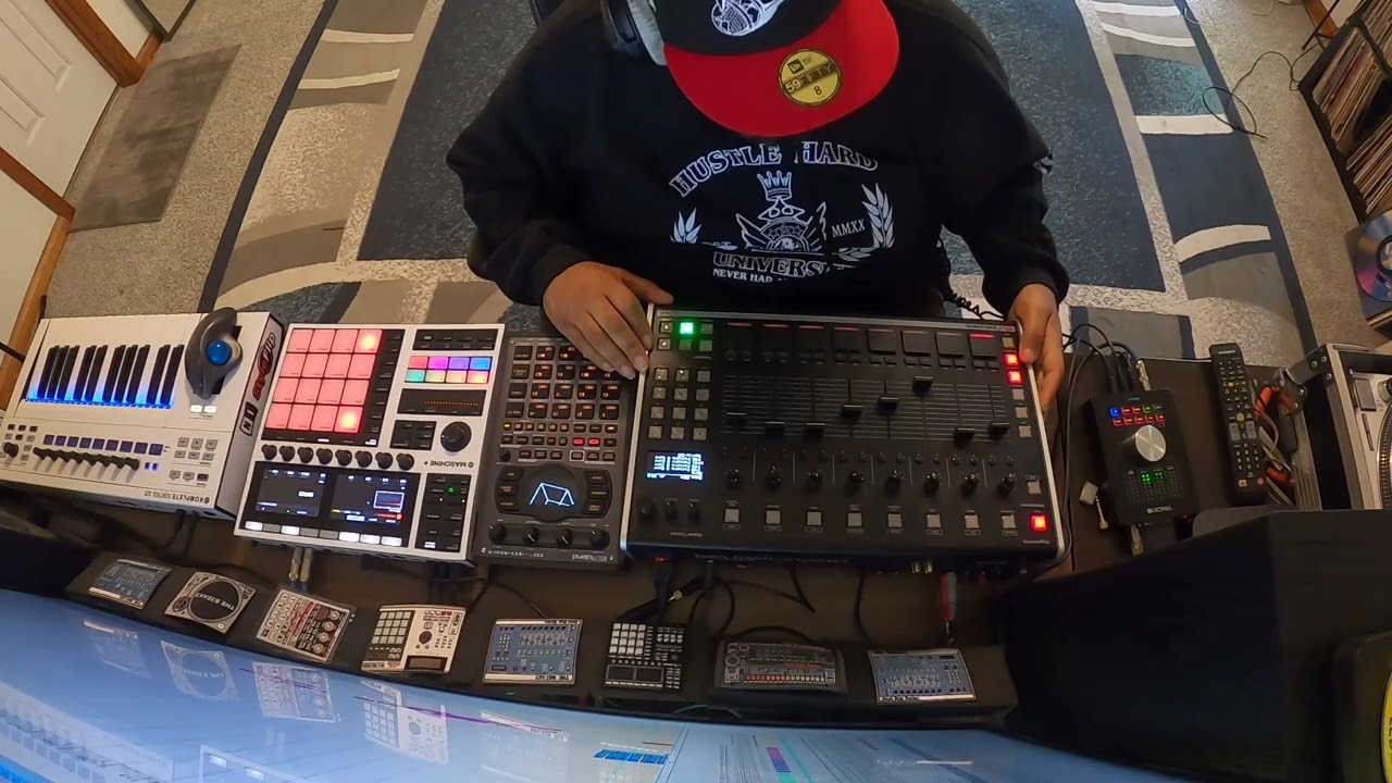 ISLA INSTRUMENTS S2400 12bit sampling drum machine (demo78) - YouTube