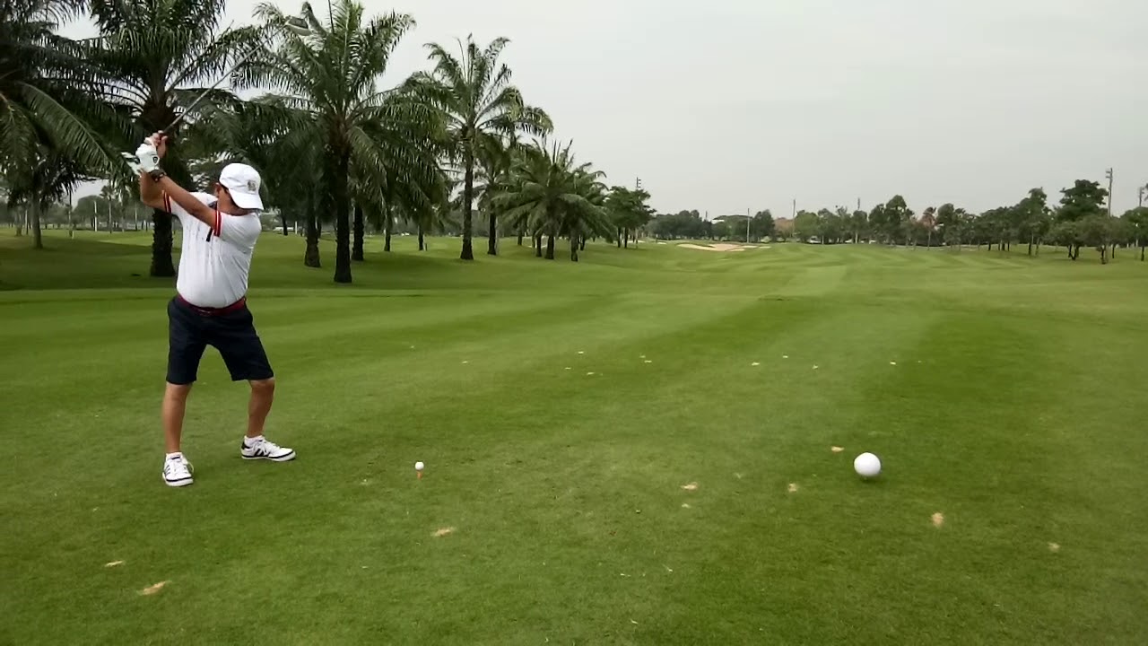 golf around with Annie Mr.Singha Mafai - YouTube