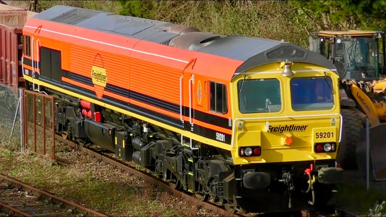 Freightliner Class 59s - 59201 In Fresh Paint & 59103 At Chichester ...