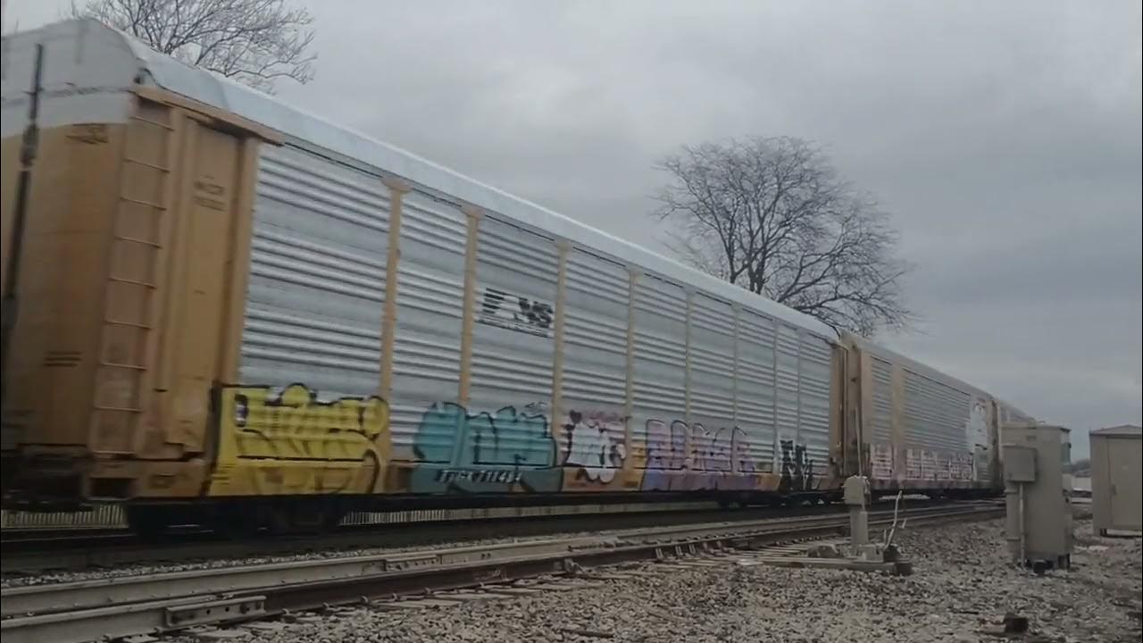 H1 leader BNSF 987 leads a long Autorack train with a Rear DPU!! - YouTube