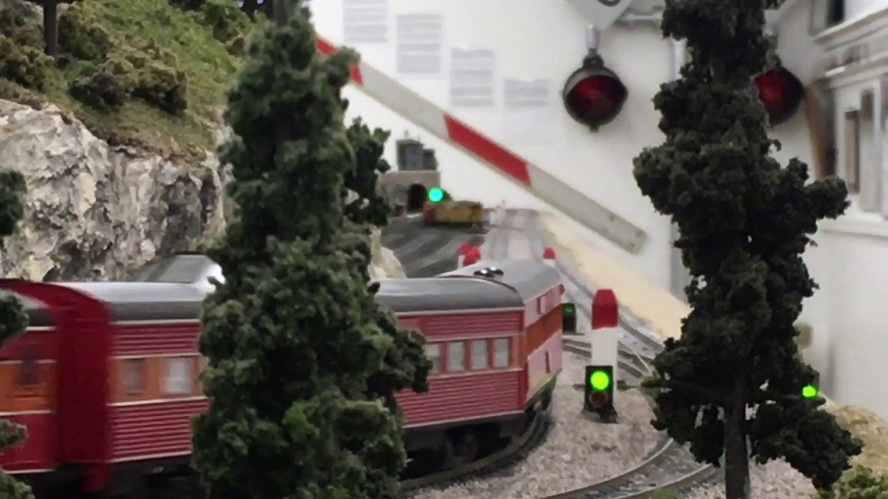 HO Scale SP 4449 with Real 4449 Sounds - YouTube