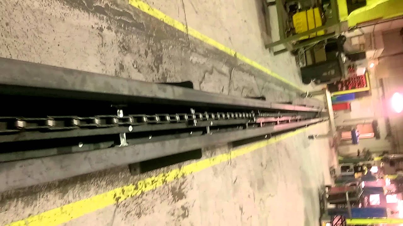 Drag Chain Conveyor - YouTube