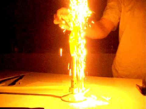 Combustion d'aluminium en poudre - YouTube