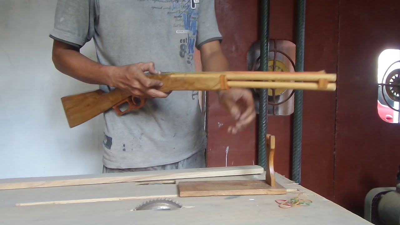 Mainan senapan kayu - YouTube