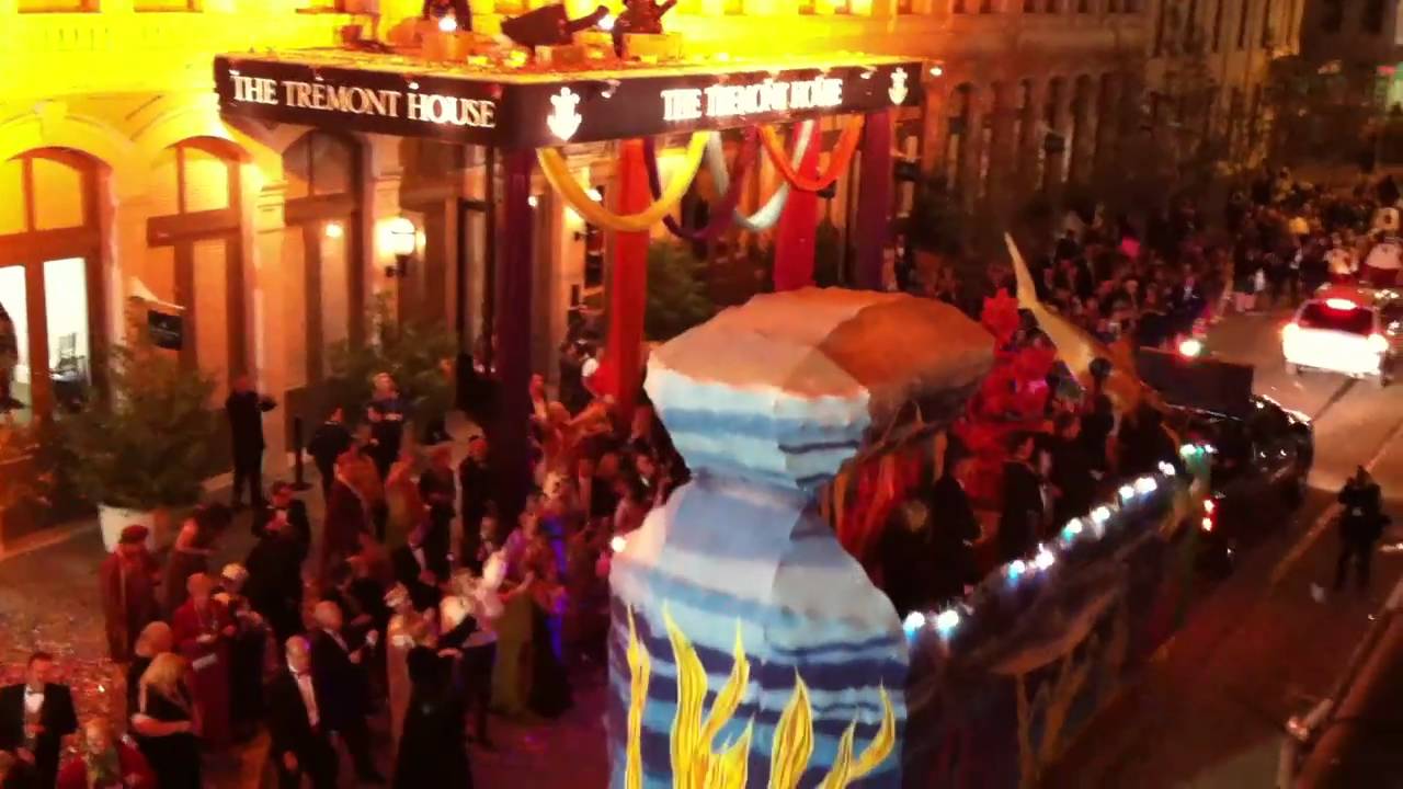 Mardi Gras Galveston: Knights of Momus Grand Knight Parade Part 1 - YouTube