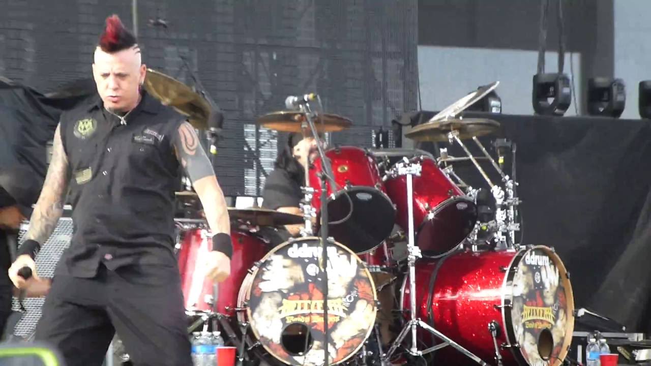 Hellyeah - Cowboy Way LIVE Corpus Christi, Tx. 7/14/13 - YouTube