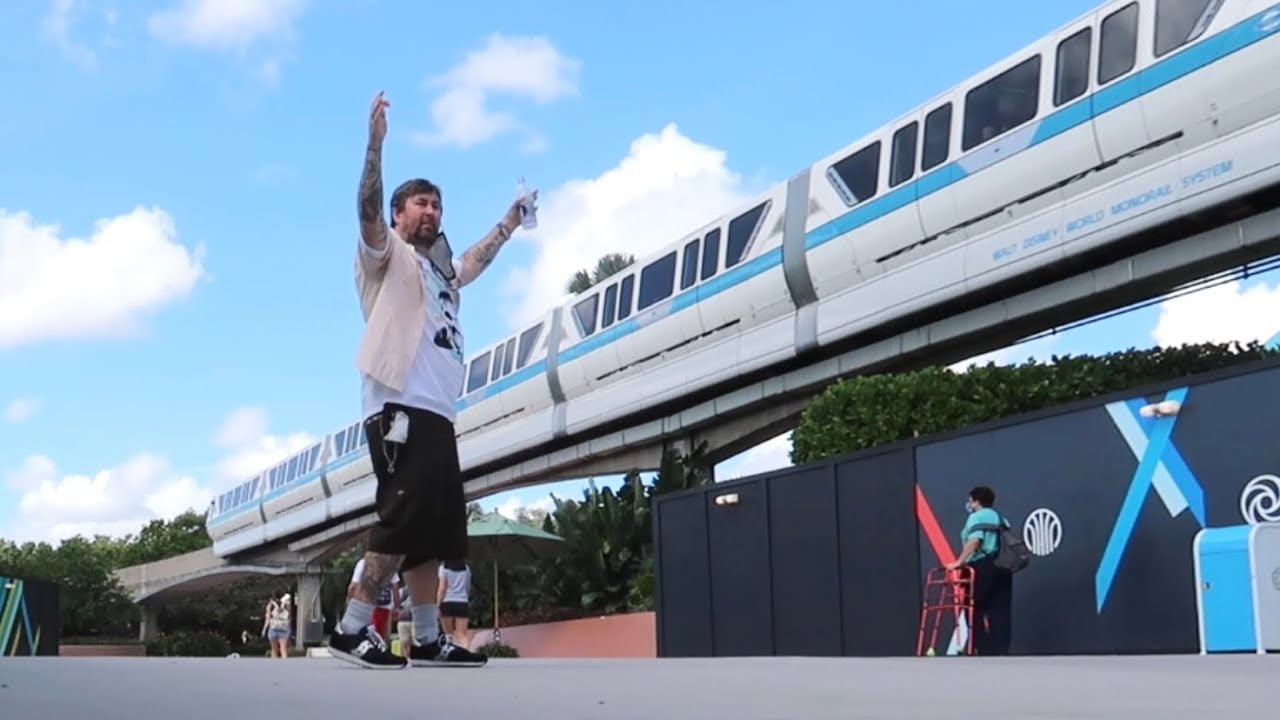 Disney's EPCOT Monorail Has Returned - Finally On Board After Year ...