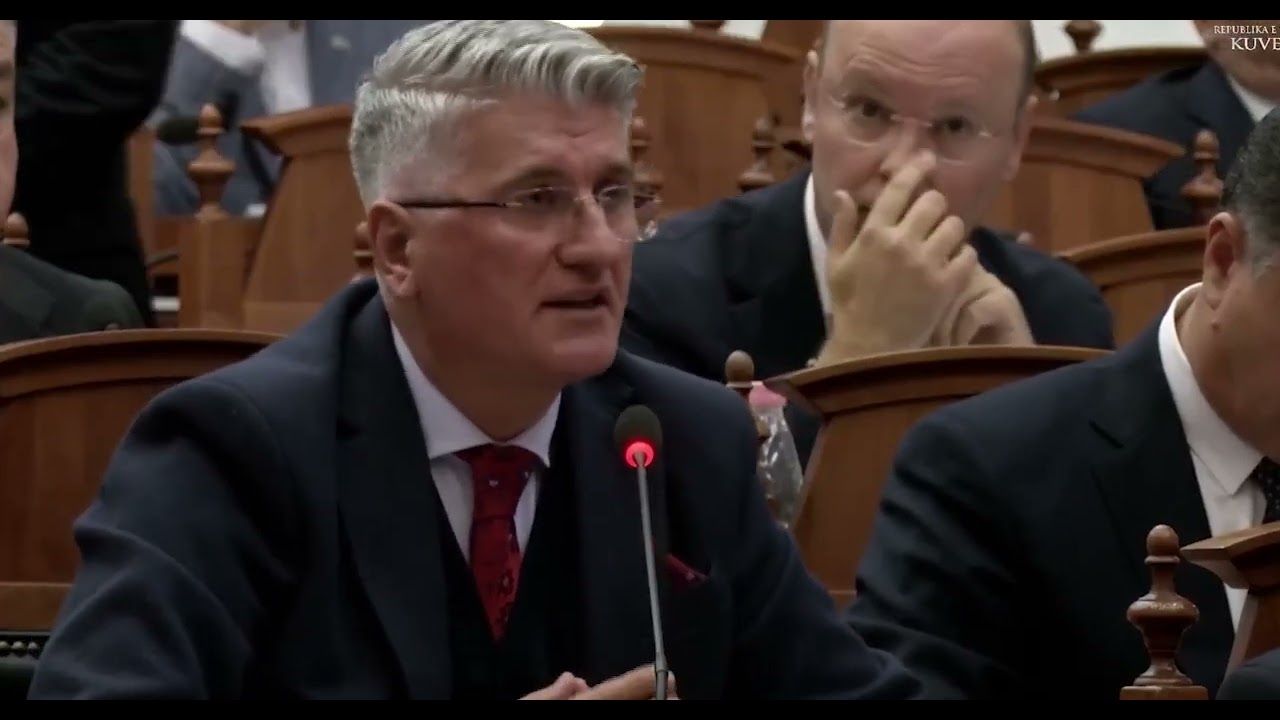 Si u ‘kyç’ kryetari në zyrë, pyjet që priten dhe ndërtimet pa leje ...