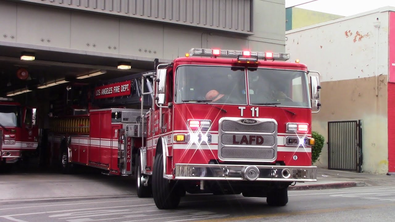 LAFD Truck 11 Engine 211 and Battalion 1 Responding - YouTube