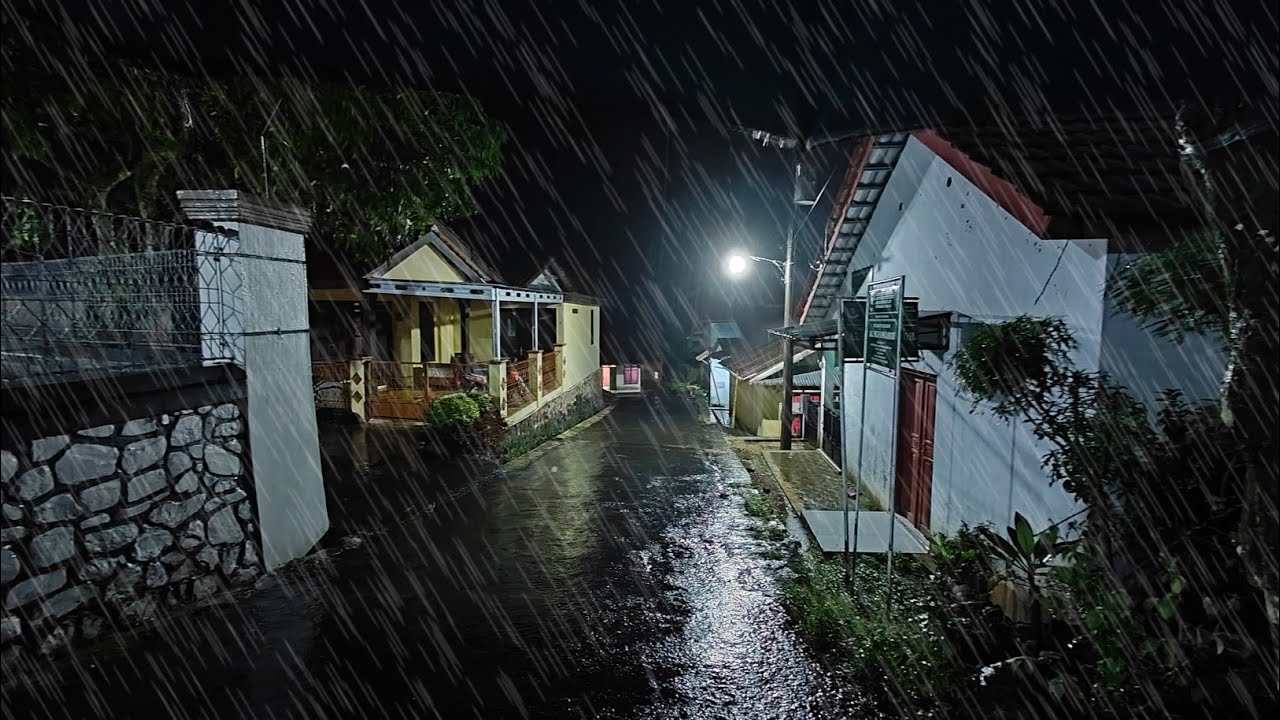 Walking in heavy rain and thunderstorms at night, 3 hours heavy rain ...