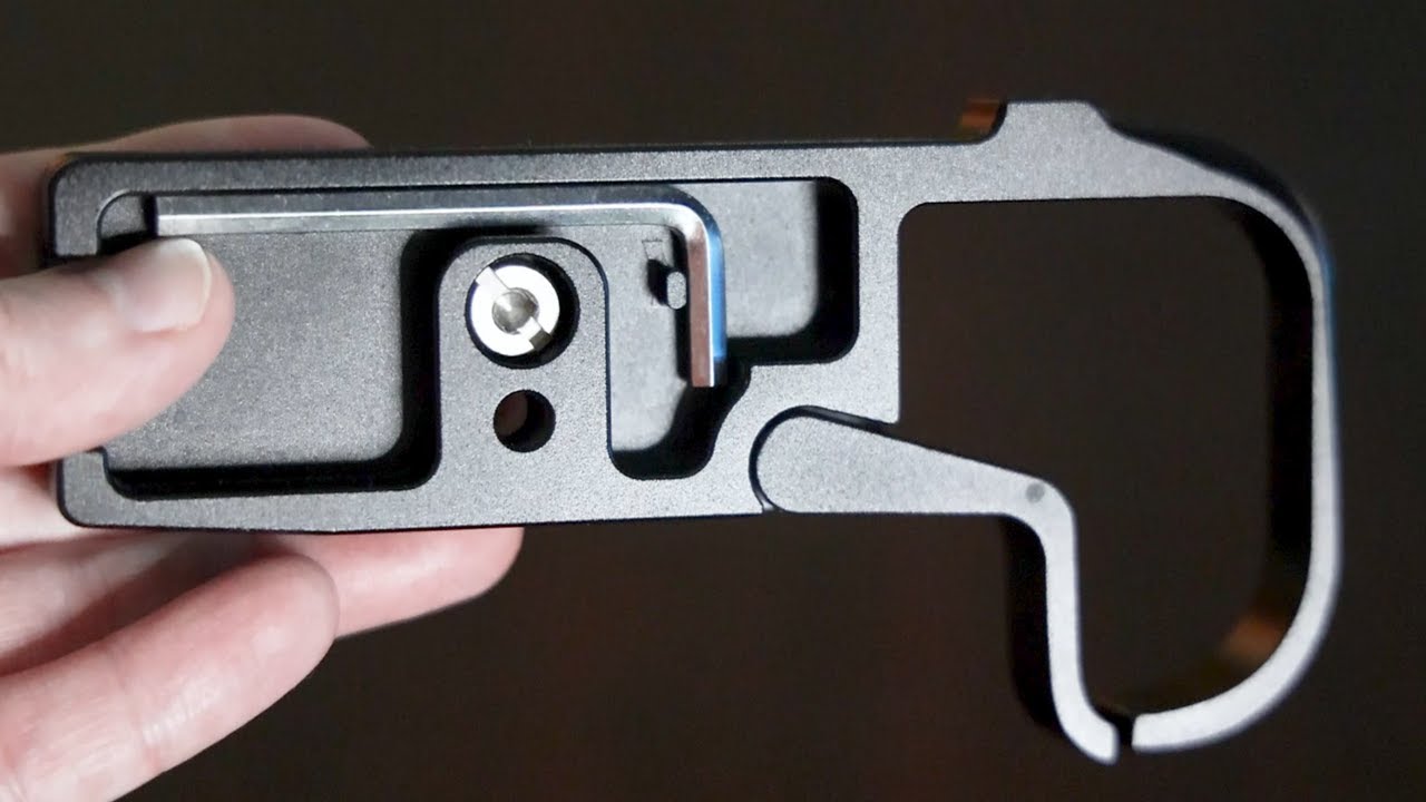 Grip Extension Plate for the Canon R7 Fast Review - YouTube