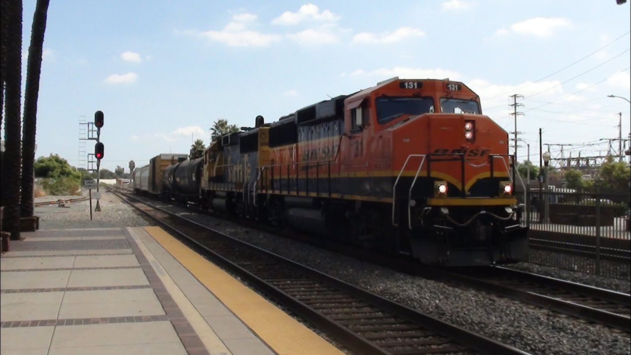 BNSF 131 Leads the Return of the BNSF La Mirada Local Train West/North ...