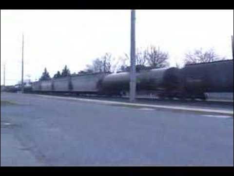 Norfolk Southern D8-40CW 8378 & SD70M 2591 - YouTube